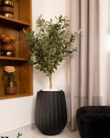 China Quangui Powder Coated Fiber Clay Planter Round D440x390mm Modern Flower Pot for sale