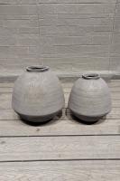 China Hand Carved Round Fiber Clay Planter 5-6 Years Outdoor Vintage Finish for sale