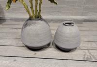 China Hand Carved Round Fiber Clay Planter 5-6 Years Outdoor Vintage Finish for sale