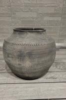 China Round Vintage Fiber Clay Planter 44x44x38.5cm Hand Carved Finish for sale