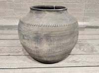 China Round Vintage Fiber Clay Planter 44x44x38.5cm Hand Carved Finish for sale