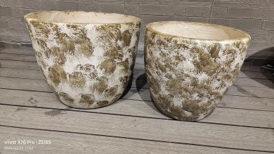 China Quangui Fiber Clay Planter Modern Texture Hand Carve Round Indoor Decoration 7-8 Year Lifespan for sale
