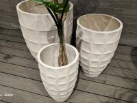 China Quangui Fiber Clay Planter Round Modern Custom Color Frost Resistant 5-6 Years Outdoor for sale