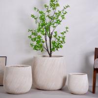 China Quangui Fiber Clay Planter Round Modern Indoor Outdoor Durable 5-6 Year Outdoor Life Custom Color for sale