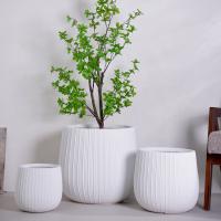 China Quangui Fiber Clay Planter Round Modern Flower Pot 3 Sizes Custom Color Indoor Outdoor for sale