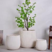 China Quangui Fiber Clay Planter Round Modern Flower Pot 3 Sizes Custom Color Indoor Outdoor for sale