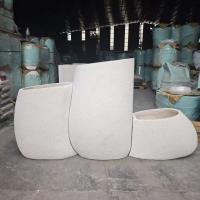 China Quangui QG-307 White Irregular Curved Round Fiber Clay Planter 5-6 Years Outdoor for sale