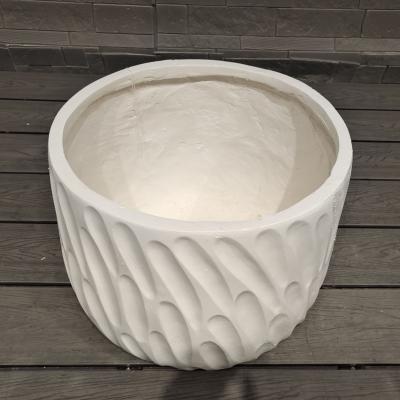 China White Round Fiber Clay Planter 5-6 Year Outdoor Lifespan Garden Landscaping for sale
