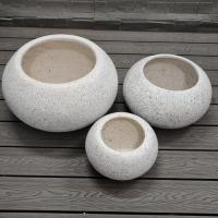 China Fiber Clay Planter Durable Round Flower Pot 5-6 Years Outdoor Lifespan Custom Color for sale