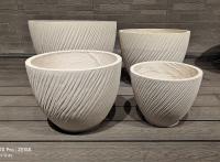China White Round Fiber Clay Planter Modern Hand Carved Durable 5-6 Years Outdoor for sale