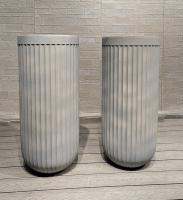 China Fiber Clay Planter Tall Cool Gray Linear Round Durable Lightweight 5-6 Years Outdoor for sale