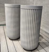 China Fiber Clay Planter Tall Cool Gray Linear Round Durable Lightweight 5-6 Years Outdoor for sale