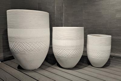 China Fiber Clay Planter Round Textured White 3 Sizes Durable Lightweight for Indoor Outdoor Decoration for sale