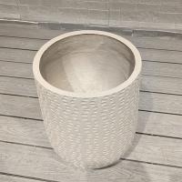 China Light Grayish White Fiber Clay Planter Round Geometric Pattern Durable 5-6 Years Outdoor for sale