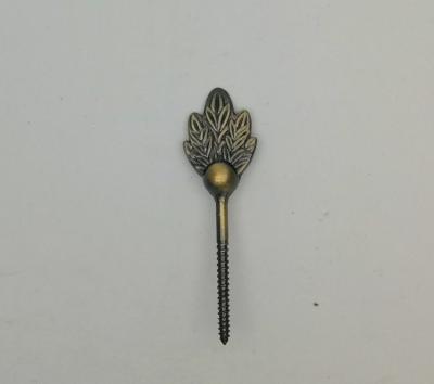 China Leaf Shape Coffin Screws 2.6×9cm Zamak Material with SGS Certification for Funeral Casket Decoration for sale