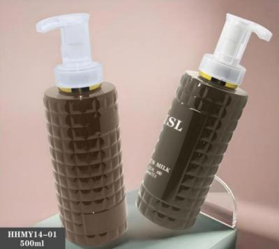 China Customized Plastic Luxury Shampoo Bottles 500ml PET Bottle for sale