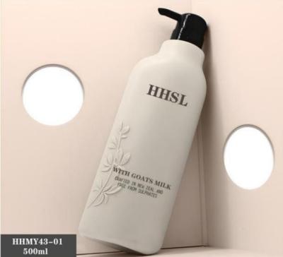 China Customized Plastic Luxury Shampoo Bottles 500ml PE Bottle for sale