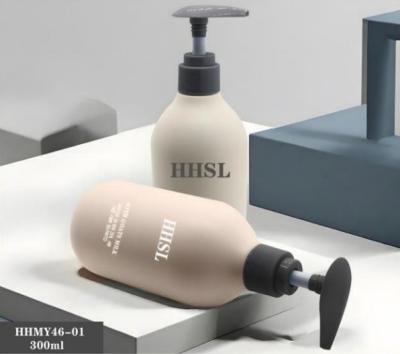 China Customized Plastic Luxury Shampoo Bottles 300ml PE Bottle for sale