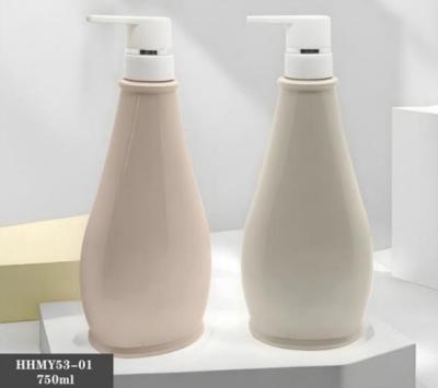 China Customized Plastic Luxury Shampoo Bottles 750ml PET Bottle for sale