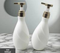 China Customized Plastic Luxury Shampoo Bottles 500ml PE Bottle for sale