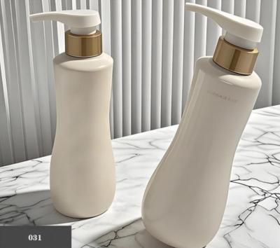 China Customized Plastic Luxury Shampoo Bottles 500ml/1000ml PET Bottle for sale