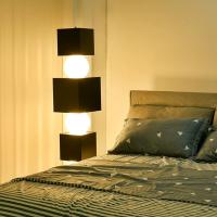 China Custom Acrylic Sculptural Lighting Italian LED Minimalist Floor Lamp for sale