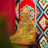 China Custom Gold Buddha Sculptures Mosaic Buddha Statue Decor Handmade Fiberglass for sale