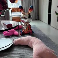China Iridescent Electroplated Floor Standing Sculptures Metallic Finish Bunny Sculpture for sale