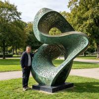 China Public  Modern Garden Sculptures Stainless Steel Statue Laser Cut Hand Forged Sculpture for sale