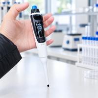 China Single Channel Electronic Pipette Liquid Handling Device Multifunction for sale