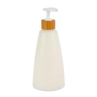 China 200ml 300ml 500ml 7oz 10oz 16oz Refillable Conical HDPE Lotion Bottle With Natural Bamboo for sale