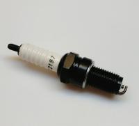 China The real fuel saving car spark plug F7TC has strong power and smooth acceleration for sale