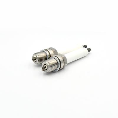 China TAKUMI R5B12-77 Spark Plug ISO9001 Generator Spark Plug Equivalent To RB77WPCC KB77WPCC for sale