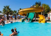 China Fiberglass Open Spiral Water Slide Anti - UV 6-8mm Normal Thickness For Swimming Pool for sale