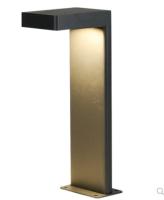 China Aluminum Solar Post Light 5V 1.5W 2000mAh Outdoor Driveway Garden Lamp for sale