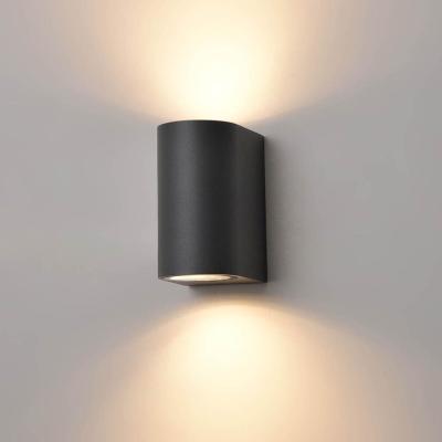 China Low Voltage Solar Garden Wall Light 2W 100 Lumens Rechargeable Outdoor LED for sale