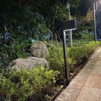 China Backyard Solar Pathway Bollard Light Metal Rustproof Decorative Solar Lawn Lights for sale