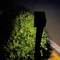 China Aluminium Solar LED Lawn Light 60 Lumens IP65 Waterproof Driveway Bollard Light for sale