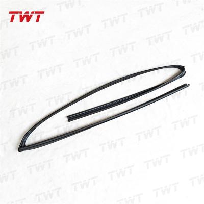 China Original 68141-35120 Front Right Passenger Window Channel 6814135120 68141 35120 for Toyota 4Runner 2009-2013 Grn28# for sale