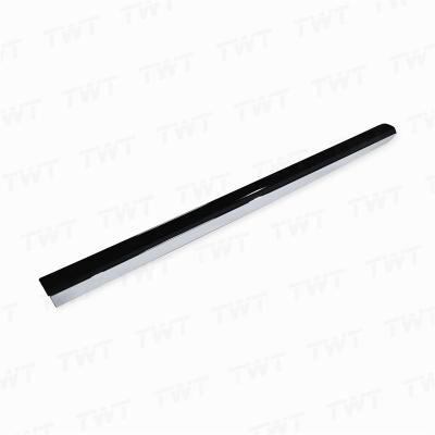 China Twt 75736-33050 75736-33051 75072-33090 75072-33110 75735-33050 Car Front Door Strip Outside Moulding Body Side Skirt for sale