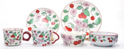 China STRAWBERRY DINNERWARE SET for sale