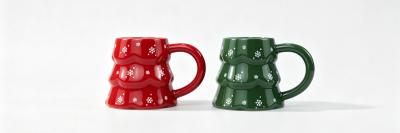 China 3D Christmas Tree Shaped Ceramic Mugs Set of 2, Red & Green Snowflake Embossed Holiday Coffee Cups with Large Handle for sale
