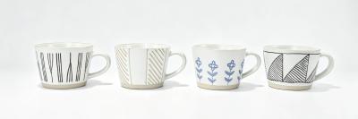 China 4 Pack Two-Tone Wide Mouth Ceramic Coffee Mugs, Minimalist Abstract Line Floral Pattern Tea Cup Set for Farmhouse Kitchen Decor & Gifts for sale