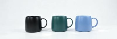 China 3 Pack Matte Solid Color Curved Body Ceramic Coffee Mugs with Handles for sale