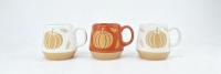 China 3‑Pack Fall Pumpkin Ceramic Mugs, Autumn Harvest Coffee Cup Set with Natural Clay Base for sale
