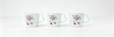 China Hello Summer Ceramic Coffee Mug Set of 3, Heart‑Shaped Handle Seasonal Tea Cups with Beach Vacation Prints for sale