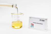 China Sorbitan Monooleate HLB value 4.3  amber viscous liquid  surfactant used in food for sale