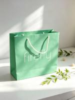 China Custom Printed Recycled Gift Bags with Optional Laminated Waterproof Treatment and Hot Stamping for Enhanced Presentation for sale