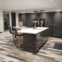 China Waterproof Customized Glossy Kitchen Cabinet for New House Kitchen for sale