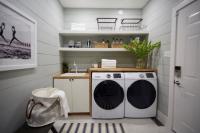 China Custom Modern Simple Design Laundry Room Cabinet Vanities with Sink and Basket for sale